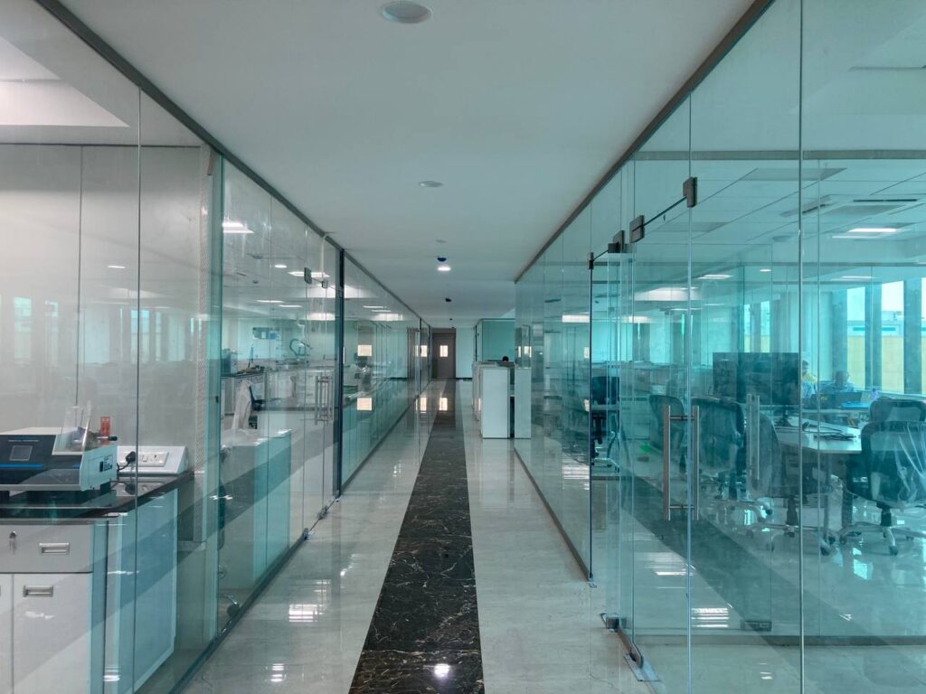 Glass Partition - MMC GROUP